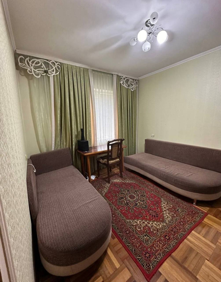 Мирзо Улугбекский р-он. Генерал петрова. 3/3/4  72м²