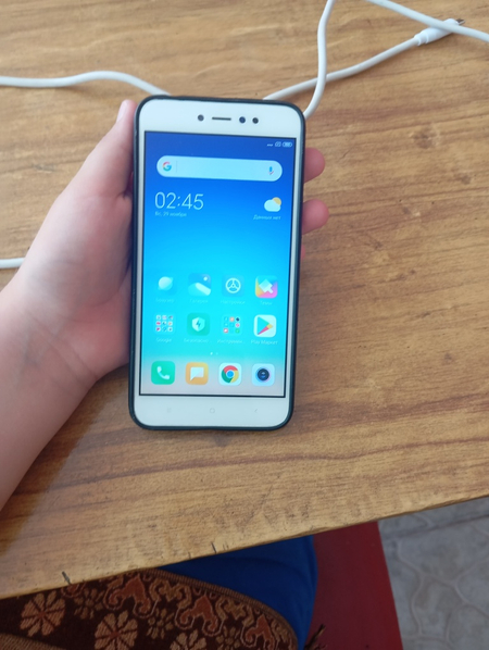 Продаю телефон Redmi Note 5A