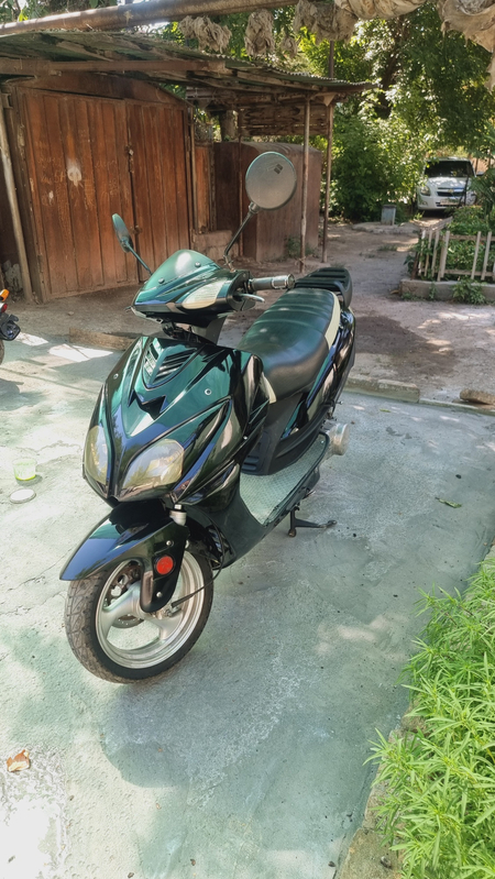 Скутер 125 куб Fekon