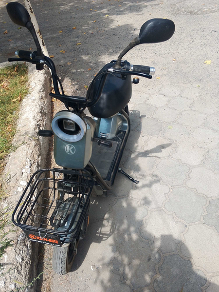 скутер срочно продайотса