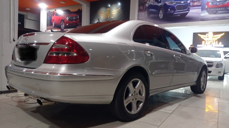 Mercedes Benz W211 E320