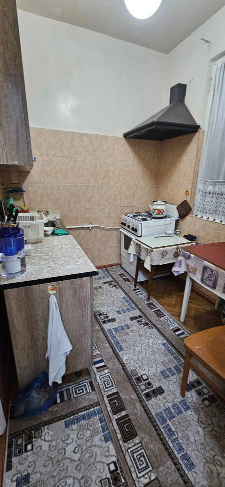 Срочно Продаётся 3 комнатная квартира балкон 1.5х3 массив Ялангач