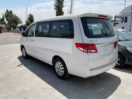 JAC M4 Refine sotuvda tayyor oq/qora/delfin/seriy ranglari sotuvda