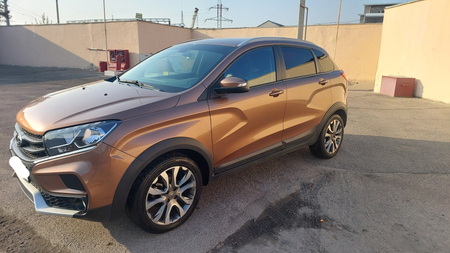 LADA XRAY   10700 $