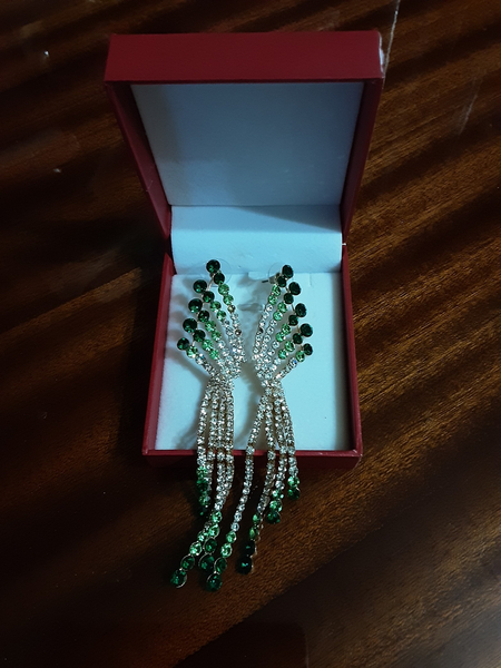 Серьги с кристалами Сваровского фирменные из Дубая  крылья ангела.