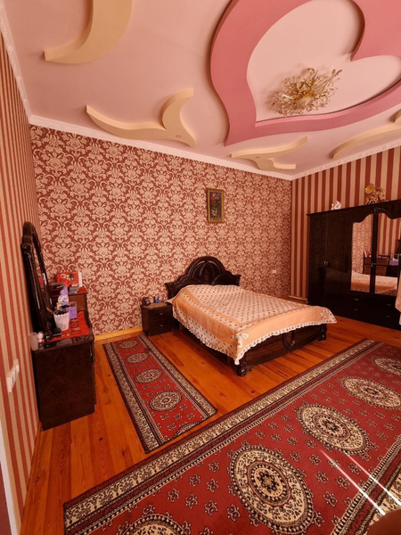 Uchastka sotiladi. 135000$