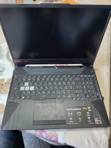 Asus noutbook sotiladi srochniy