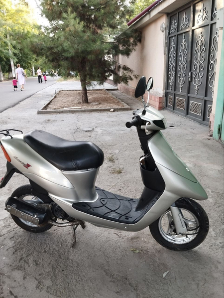 Скутер Сузуки Япония