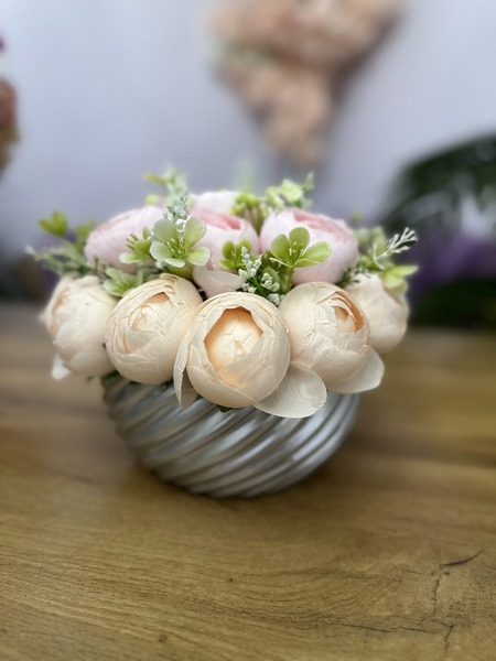 Искусственные цветы.Suniy gullar.