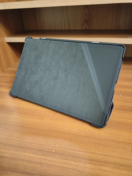Продаю планшет redmi pad с чехлом