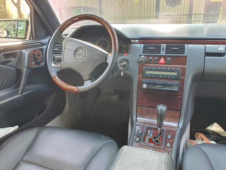 Продам мерседес w210 состояние отличное