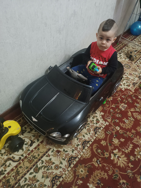 Машина детская на пульте