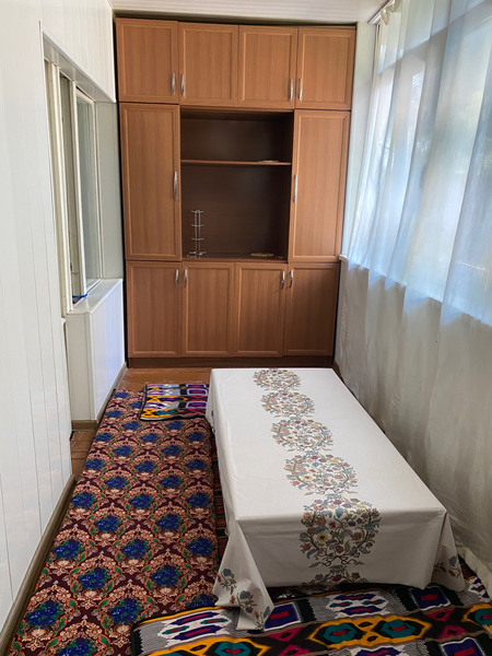 Срочна продается 3/2/5 квартира , Чиланзар 20а, ориентир масжид.