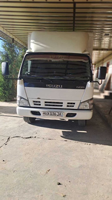 Isuzu 2014 yil xolati yaxshi