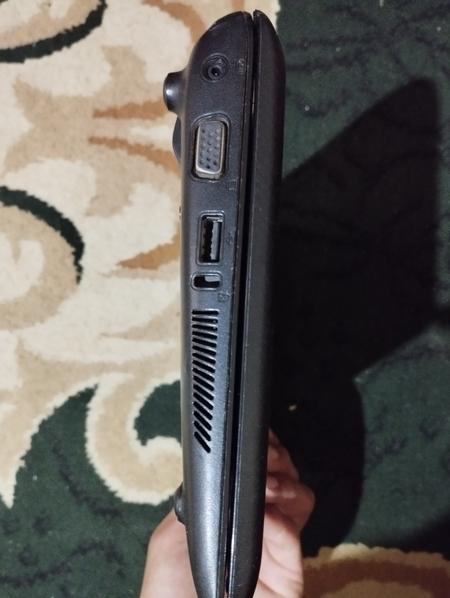 Netbook satiladi 500ming
