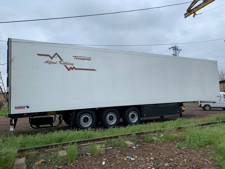 Mercedes-Benz Actros 1841 + реф SCHMITZ Сотилади