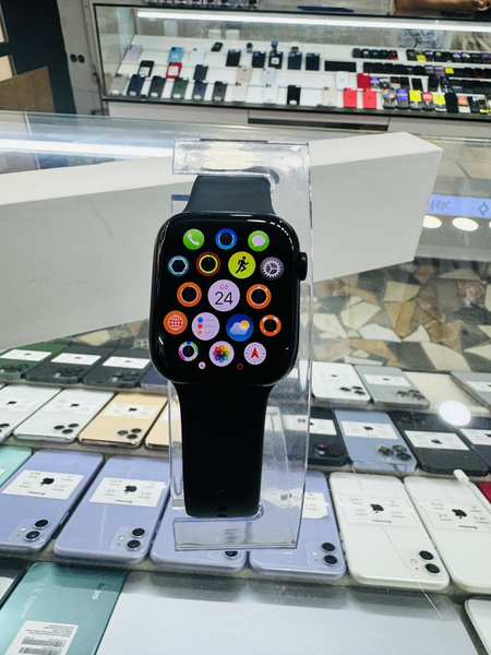 Apple watch 8/45 midnight 98%