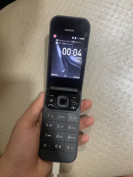Nokia 2720 Flipp