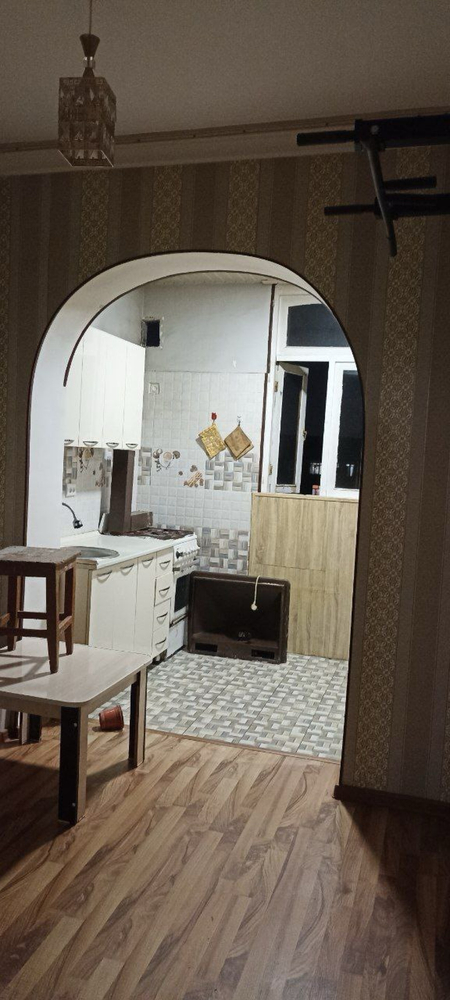Qoraqamich 2:4 2/4/4 balkon 2/6 srochno sotiladi