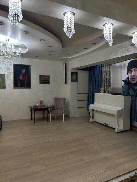 Срочно продается 3х комнатная квартира на Айбеке  (МНМ)