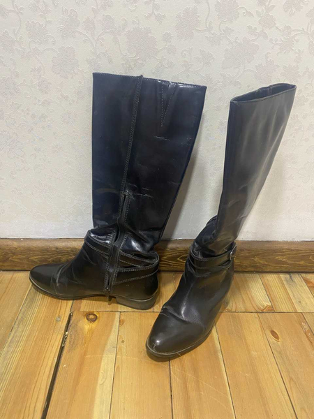 продаются женские  кожанные сапоги, размер 40