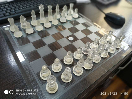 Шахмат стеклянный