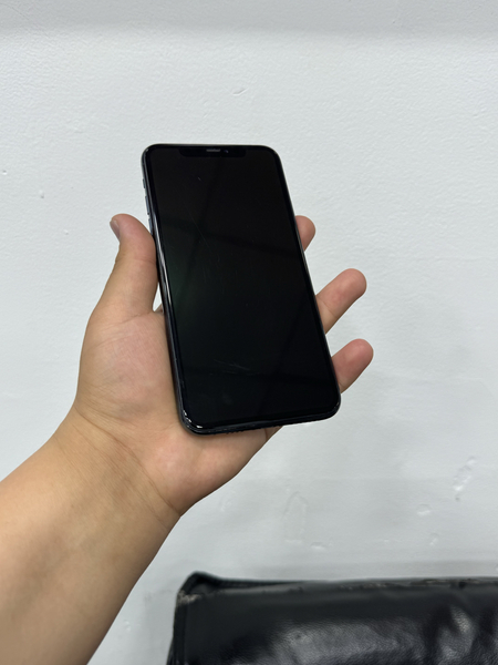 Iphone 11 pro max srochniy sotiladi