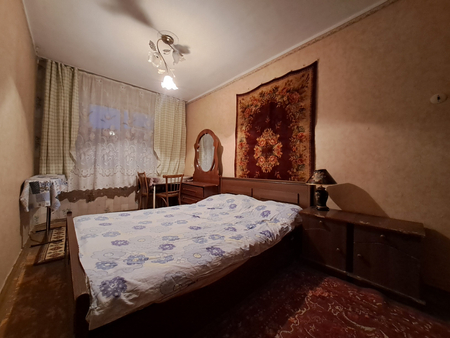 Срочно 2 хонали квартира сотилади
