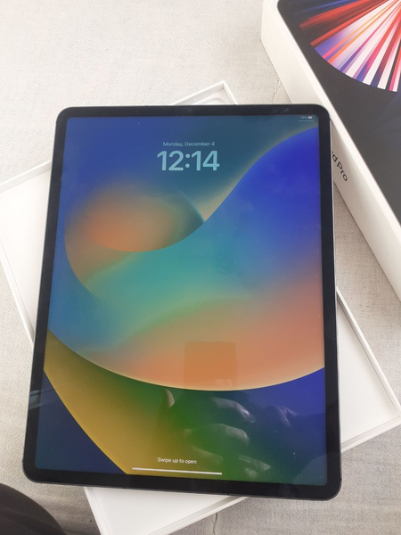 I PAD PRO б/у холати яхши куп ишлатилмаган 2о22 олинган