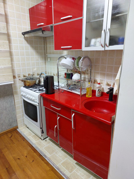 Продается 3 ком 1 этаж 4 этажка 77 серия