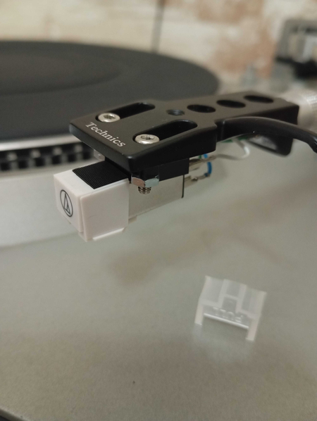 Продам винтажный проигрыватель винила TECHNICS.