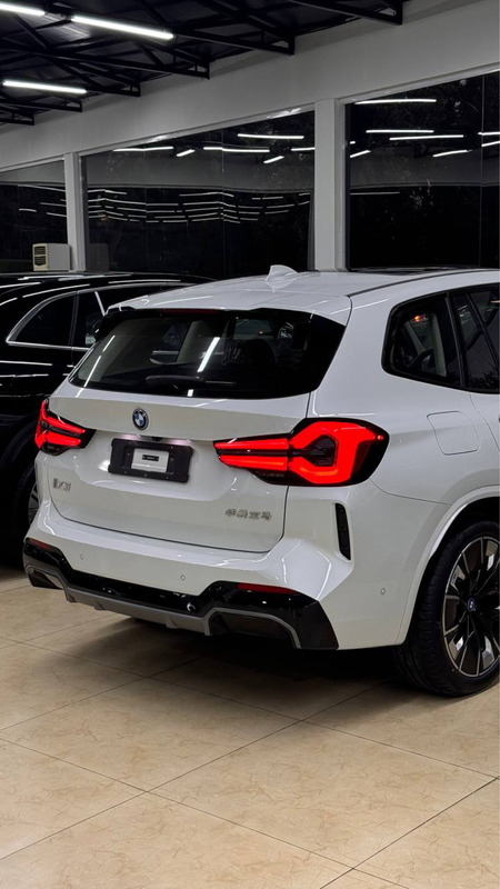 BMW IX3 full option