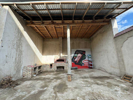 4.5 sotiq maydonga qurilgan 2 qavatli sotiladi.