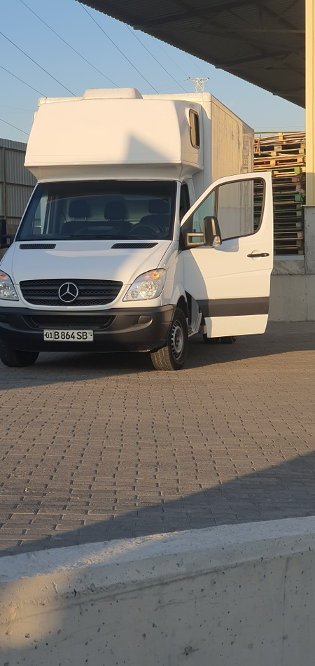 Sprinter sotiladi zavotiskoy benzin gaz
