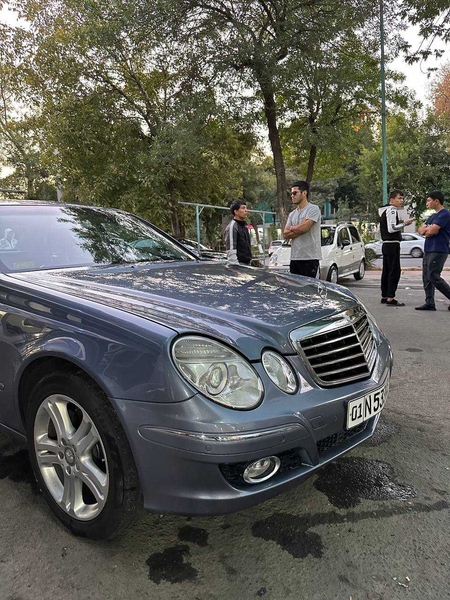 Mercedes Benz w211