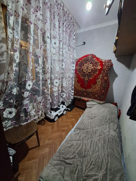 Продается 2⁴/1/4 кв