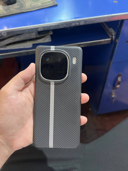 Iqoo 12 pro (16/512)