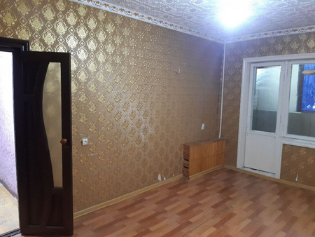 Хим городок. Московская. Продается 3 комнатная. Этаж 1.