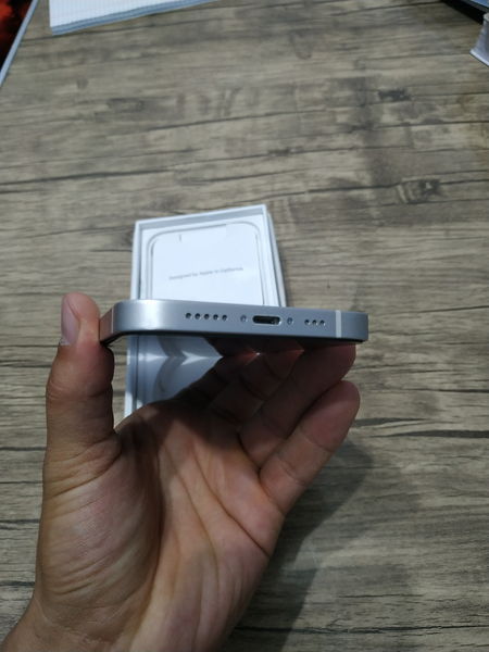 iPhone 13 sroʻchniy sotiladi