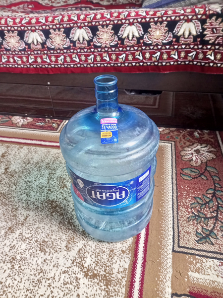 Продаётся ручной кулер (помпа) на 20 л.