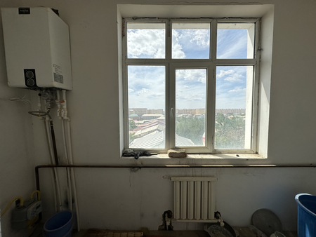Центрда! 4 кабатта,  2 болмели, 67 м/кв жай сатылады.