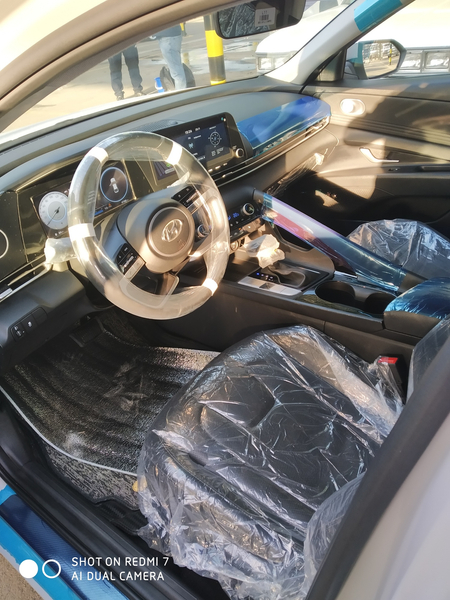 Продам срочно Hyundai Elantra краска 100%тоза 2 motor состояние идеаль