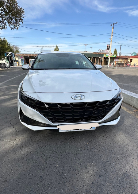 Hyundai Elantra 2022
