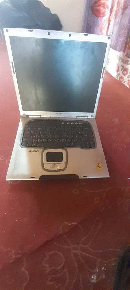 Acer notebook sotiladi