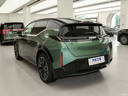 zeekr X 2025 в наличии и на заказ