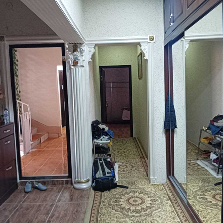Продается 5 ком. 111 м2 Юнусабад 3 за Универсамом(м999)