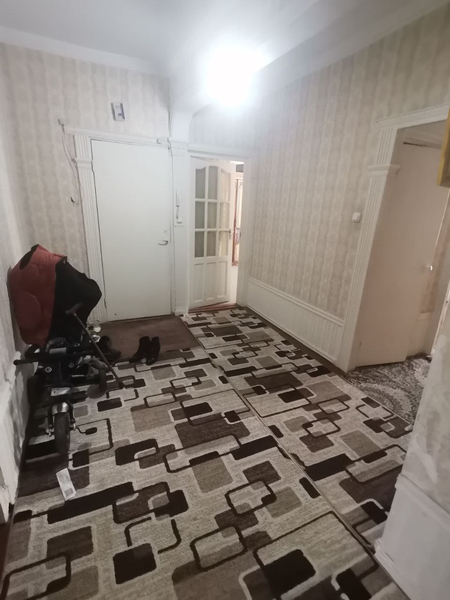 Сергели 8, продаётся квартира 4/5/9, балкон 2×6, площадь 96 м²