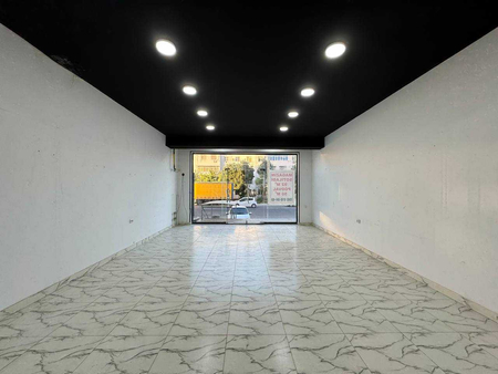 Noturar magazin sotiladi 92m2+50m2 podvaliga ega