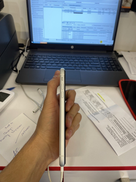 Iphone XR 64 gig