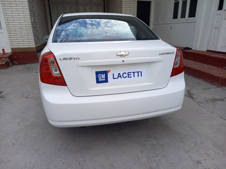Lasetti sotiladi 1.8